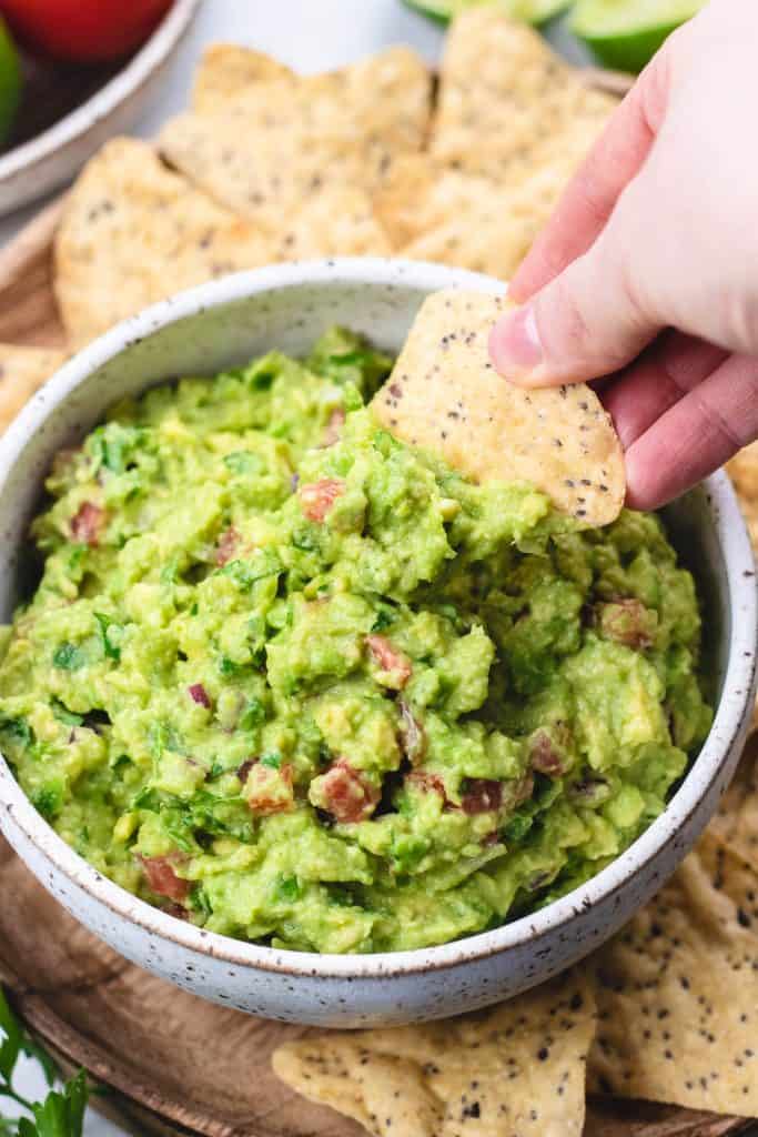How to Make Guacamole Step by Step (Video) - Veronika's Kitchen