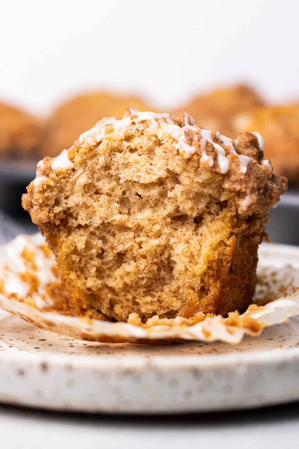 Cinnamon Muffins with Glaze - Veronika's Kitchen