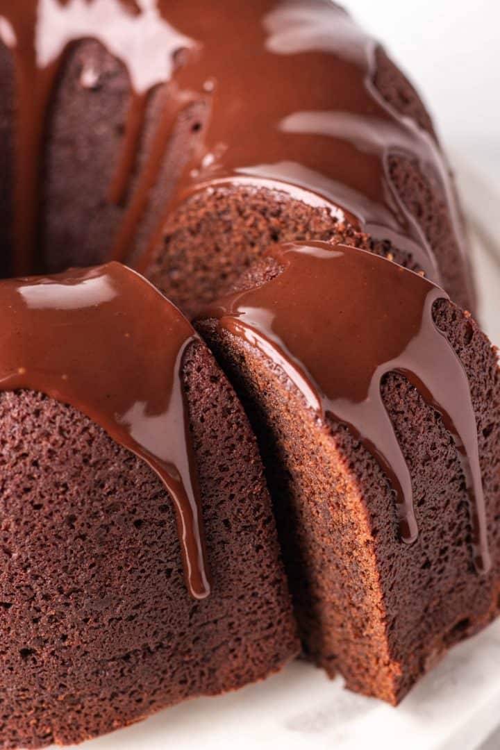 Chocolate Overload Cake - Veronika's Kitchen