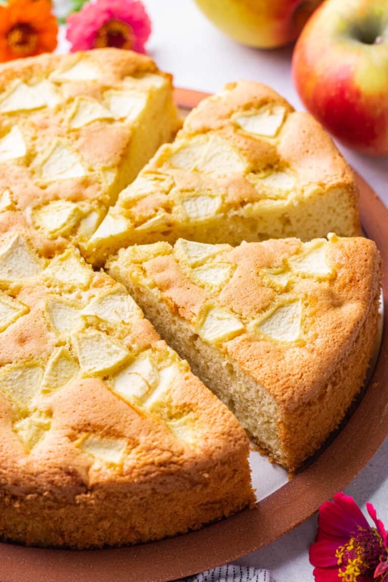 Easy Apple Sponge Cake (Sharlotka) - Veronika's Kitchen